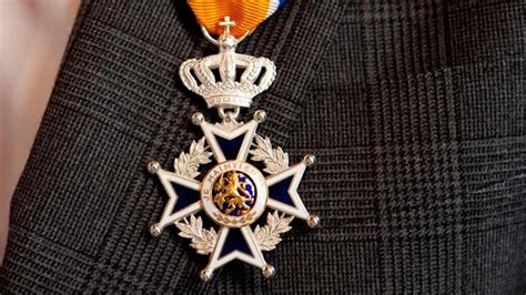 Wouter Van Gils 68 Krijgt Ridder Onderscheiding Foto Adnl