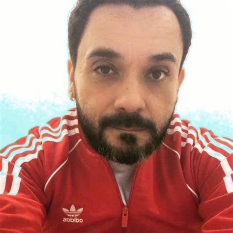 Fabio Roberto F Robert29 • Threads Say More