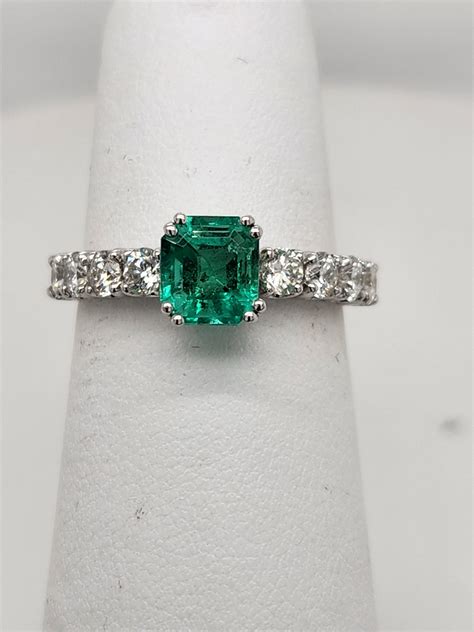 18kt Ladys Square Cut Emerald And Diamond Ring Msg Jewelers