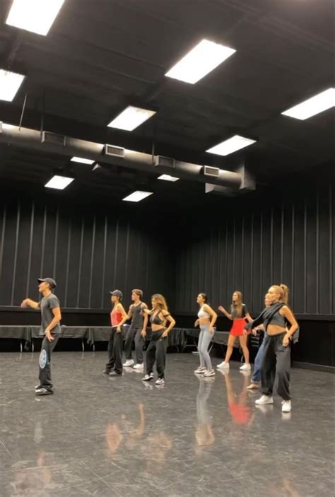 Aula De Dança Aesthetic Dancarina Aesthetic Dança Na Escola Dancin