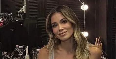 卡里乌斯妻子：安检时被女安保骚扰；她坚持要检查我的腋下腾讯新闻