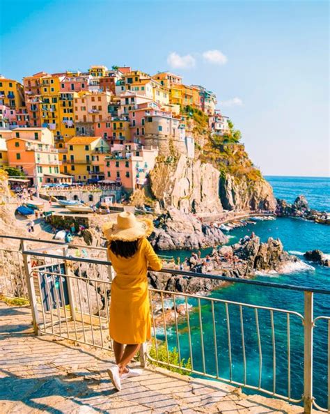 Premium Photo Asian Women Visiting Manarola In Cinque Terre Italy