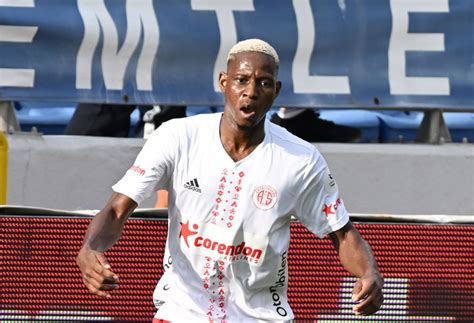 تست هپاتیت موسی جنپو منفی اعلام شد طرفداری