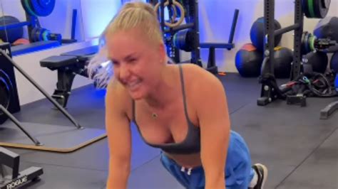 Lpga Tour Star Charley Hull Turns Heads In Bra Less Workout Outfit
