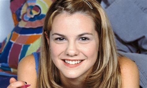 Here S What Larisa Oleynik From The Secret World Of Alex Mack Looks