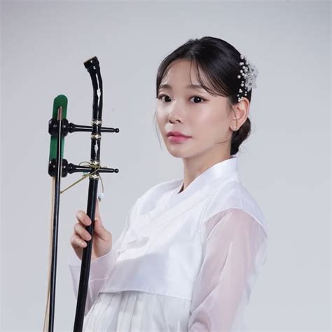 전유현 Bbangsunyyoni • Threads Say More