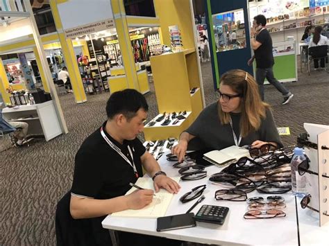 Buy Wholesale China Fashion Plastic Reading Glasses And Reading Glasses