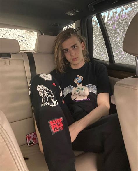 Pin By ☇ Emma On Oscar Feat Ian Oscar Celebrities Quick