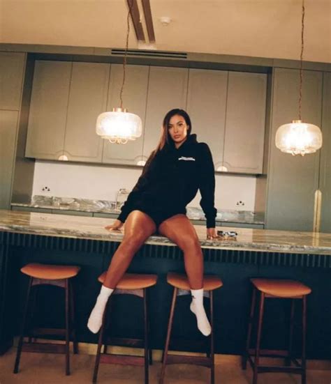 Inside Maya Jamas Lavish London Home Huge Kitchen Romantic Bed And Glam Roof Terrace Daily