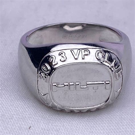 Gleaming Silver Ring