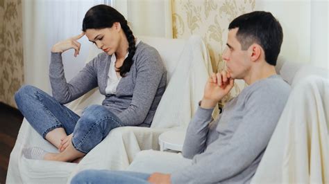 6 Simple Signs Of Low Emotional Maturity That Show Up In Everyday