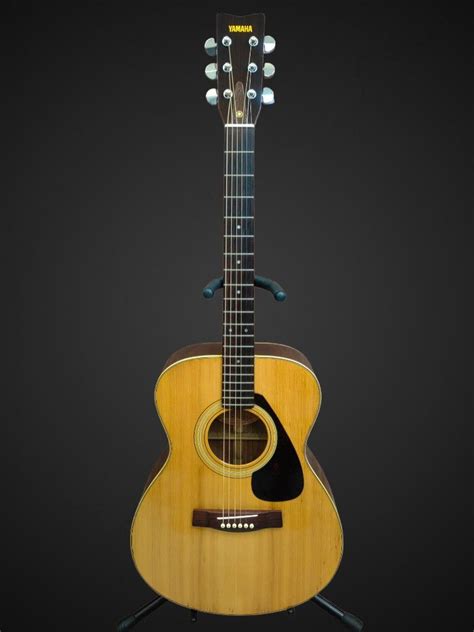 Vintage Yamaha Acoustic Guitar Hobbies And Toys Music And Media Musical