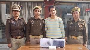 हनीट्रैप सेक्स रैकेट और 150 शिकार अंशिका सिंह के जाल में खाकी भी