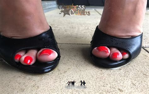 Giantess Celebs On Twitter A Single Footstep And Five Men Are