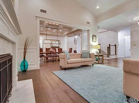 13206 Hartsook St Sherman Oaks Ca 91423 Zillow