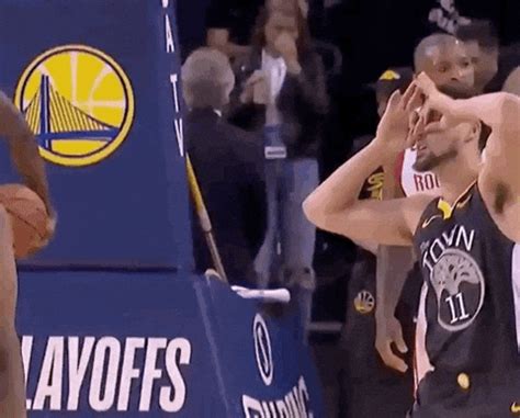 Golden State Warriors Stephen Curry Clapping 