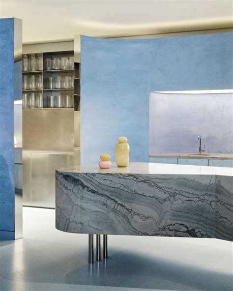 Emac Constructions Extraordinary Retail And Hospitality Spaces Innovative Technology