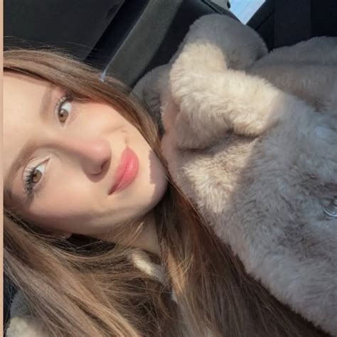 𝐌𝐢𝐫𝐚 𝐓𝐞𝐧𝐞𝐯𝐚 Mira Teneva On Threads