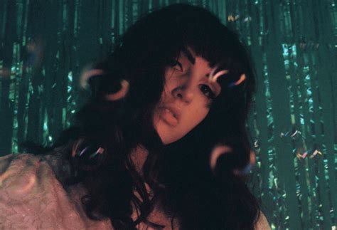 Australian Artist Stellie Shares How Do We Look So Good Trend And Chaos
