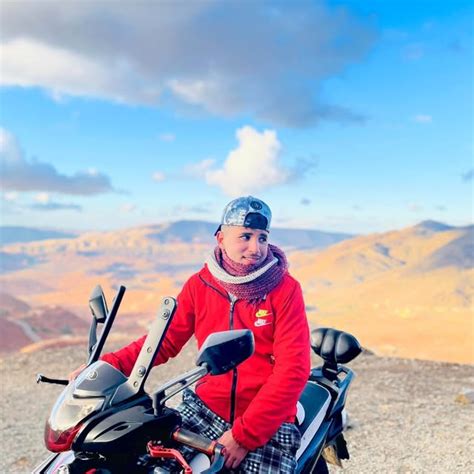 Iza Zan Izazan • Threads Say More