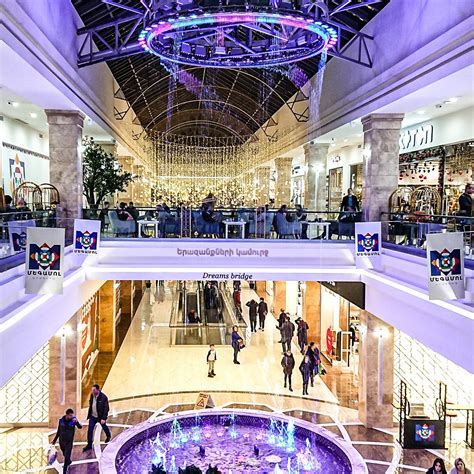 Mega Mall Massiv Fontana Fountains