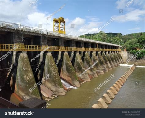 13 Pazhassi Dam Bilder Stockfotos Und Vektorgrafiken Shutterstock