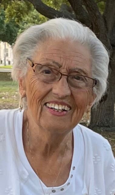 Maria Marinellis Instagram Twitter And Facebook On Idcrawl