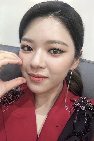 Daily Jeongyeon Selca 🎂 On Twitter Twice Jungyeon Perfect World Nayeon
