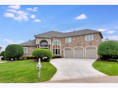The Lakelands Plainfield Il Homes And Condos And Townhomes For Sale And For