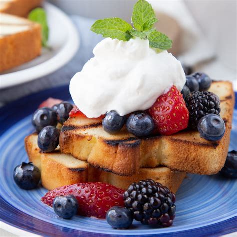 Grilled Pound Cake With Berries And Cream T Of Hospitality