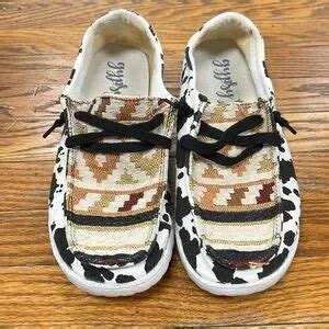 Gypsy Jazz Shoes Gypsy Jazz Rockin Aztec Cow Slip On Shoessneakers