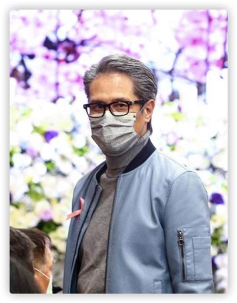 包小柏亲自布置灵堂送别爱女 包家三兄弟抱头痛哭场面哀戚新浪图片