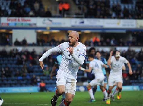 Scott Cuthbert Hatters Heritage A History Of Luton Town Fc