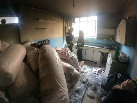 حریق کارگاه خیاطی و انبار پارچه در خیابان مدرس عکس ایمنا