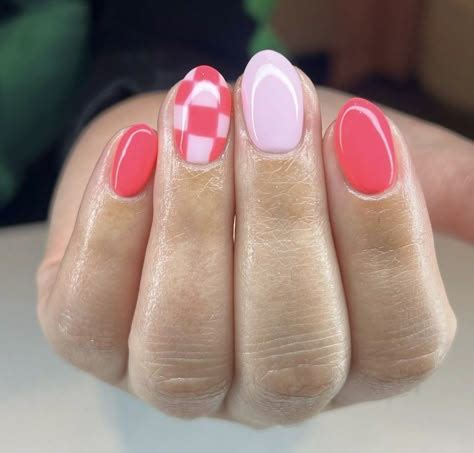 Preppy Nails Short