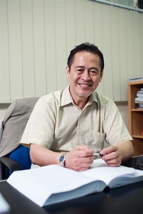 Biografi Penulis Saifuddin Azwar