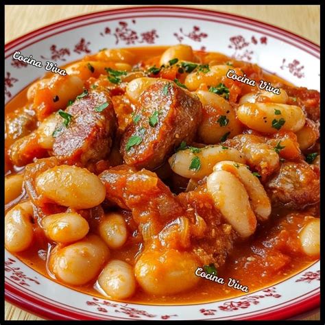 Cocina Guiso De Frijoles Con Salchicha De Res En Salsa Roja 🌶️
