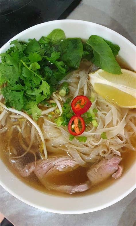 Help I Ordered A Super Big Plate Of Pho At A Restaurant And Dont Know