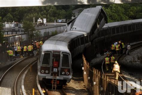 Photo Metro Trains Derail Collide In Washington Wap20090622701