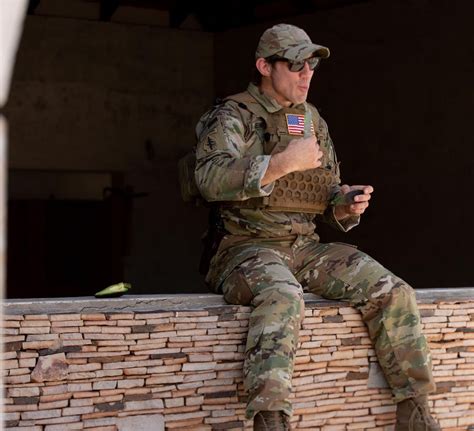Im A Former Ufc Star But Gave It Up To Join Us Special Forces As Green