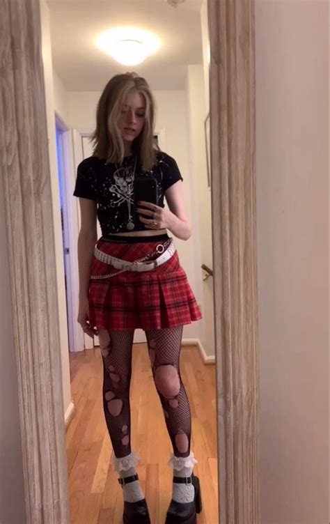 Katehutchisonn On Insta Pixiespittt On Tiktok Fashion Inspo Outfits