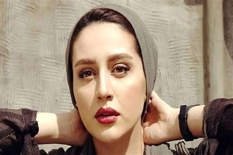 میکاپ زیبای میترا رفیع با استایلی تماما مشکی عکس