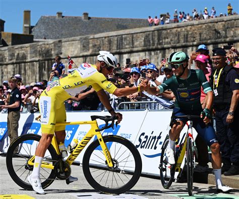 How The Tour De France Leader Gets A Custom Yellow Bike Overnight Velo