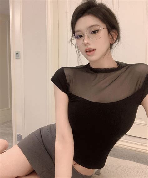 러브포엠 델리 반폴라 시스루 반팔 티셔츠