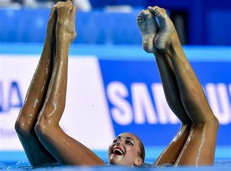 Witty Synchronized Swimming Captures Hilarious Photo Compilation