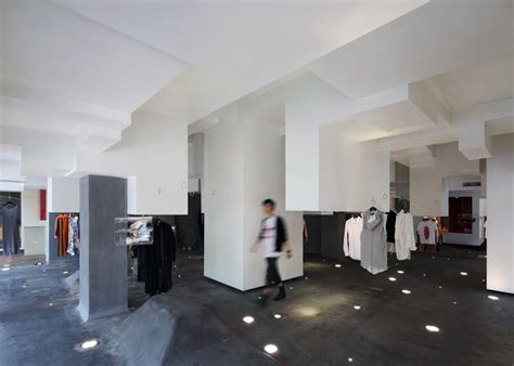 D2c Store By 3gatti Features Rotating Toilet And Love Room