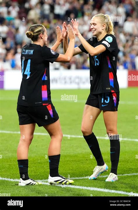 Englands Grace Clinton Left And Englands Esme Morgan Celebrate Following Victory In The Uefa