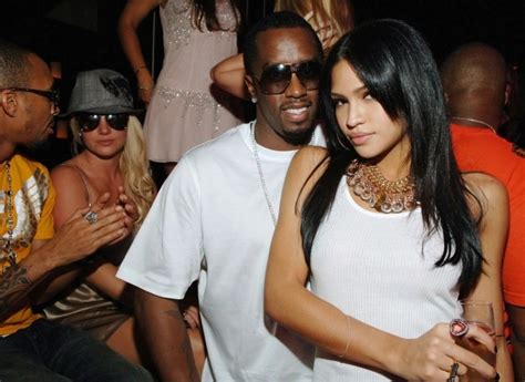 Phía Diddy Cáo Buộc Bạn Gái Cũ Tự Nguyện Tham Gia Tiệc Sex Báo
