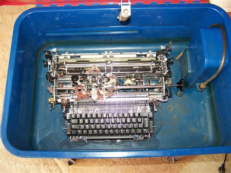 Oz Typewriter What S Odd About This Ibm Selectric Typewriter