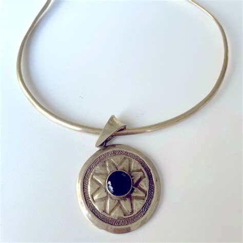 Handcrafted Nix Black Stone Middle Heart Gem